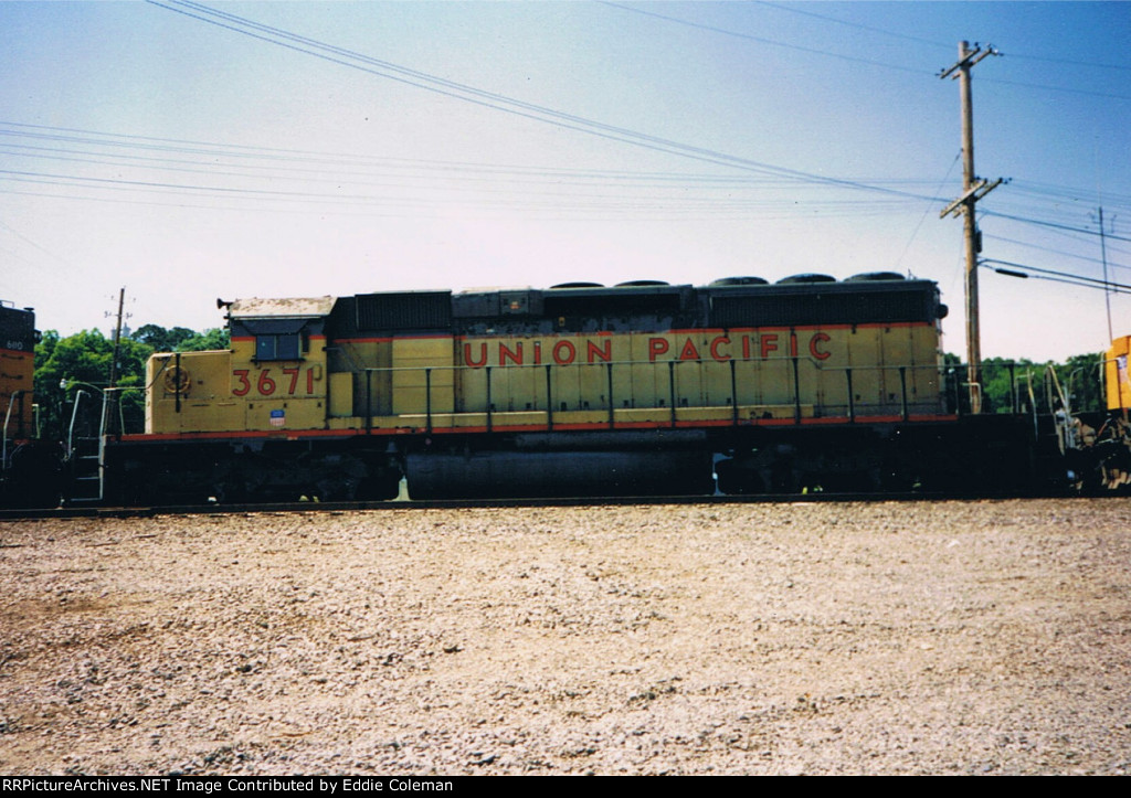 UP 3671 (SD40-2)